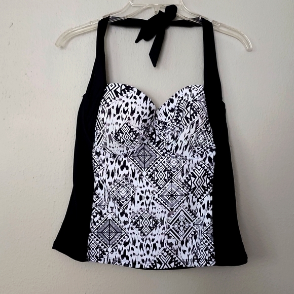 Catalina | Swim | Nwts Molded Cups Black White Sexy Tankini Size M 36bc ...